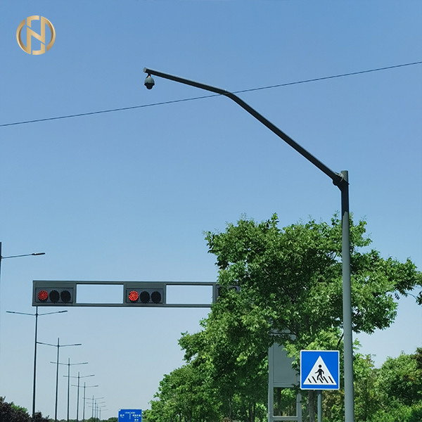 Road Traffic Security Camera Lamp Post With Painting 5mm Thickness ...