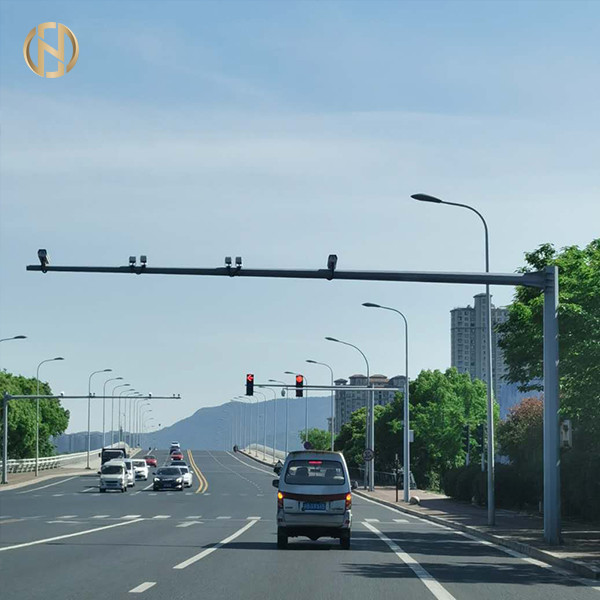 Hot Dip Galvanized CCTV Camera Posts 4m 6m Customized 2mm - 30mm Thickness